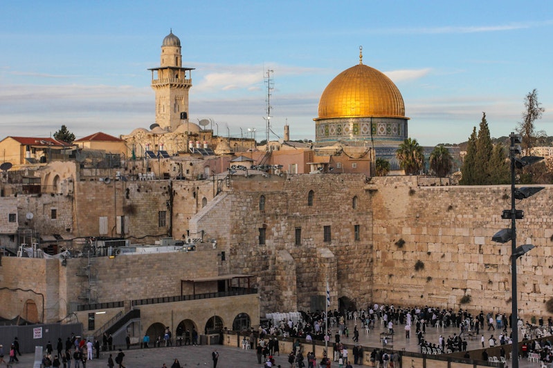 Holy Land: The Rise of Three Faiths