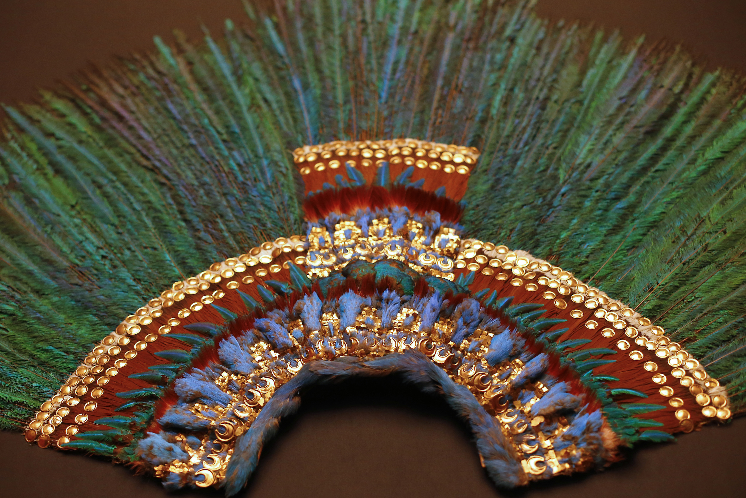 “Penacho de Moctezuma”, Mexico’s most claimed masterpiece : r/Archeology