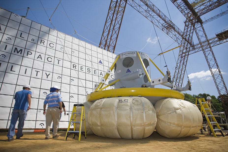 NASA's airbag drop tests